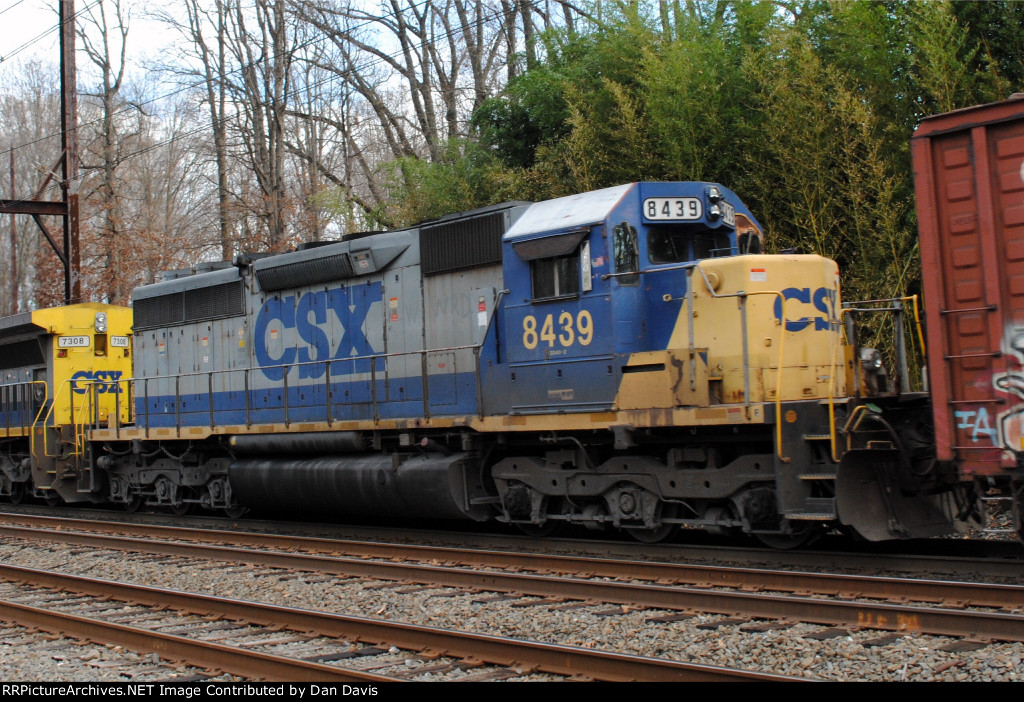 CSX SD40-2 8439 3rd out on Q410-15